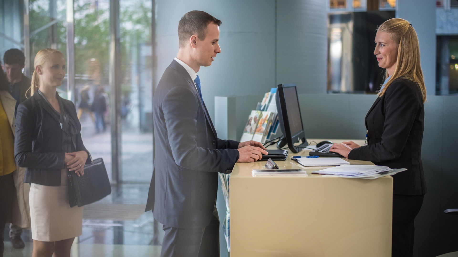 Transferurile Internaționale BRD: Comisioane, rate de schimb și timpul ...